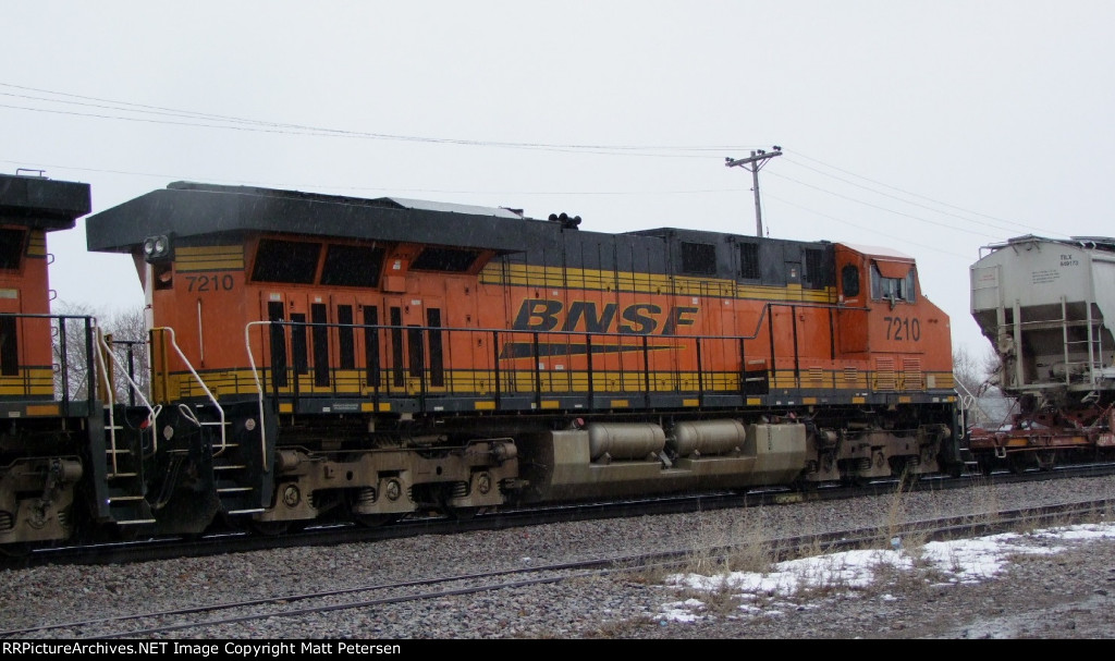 BNSF 7210